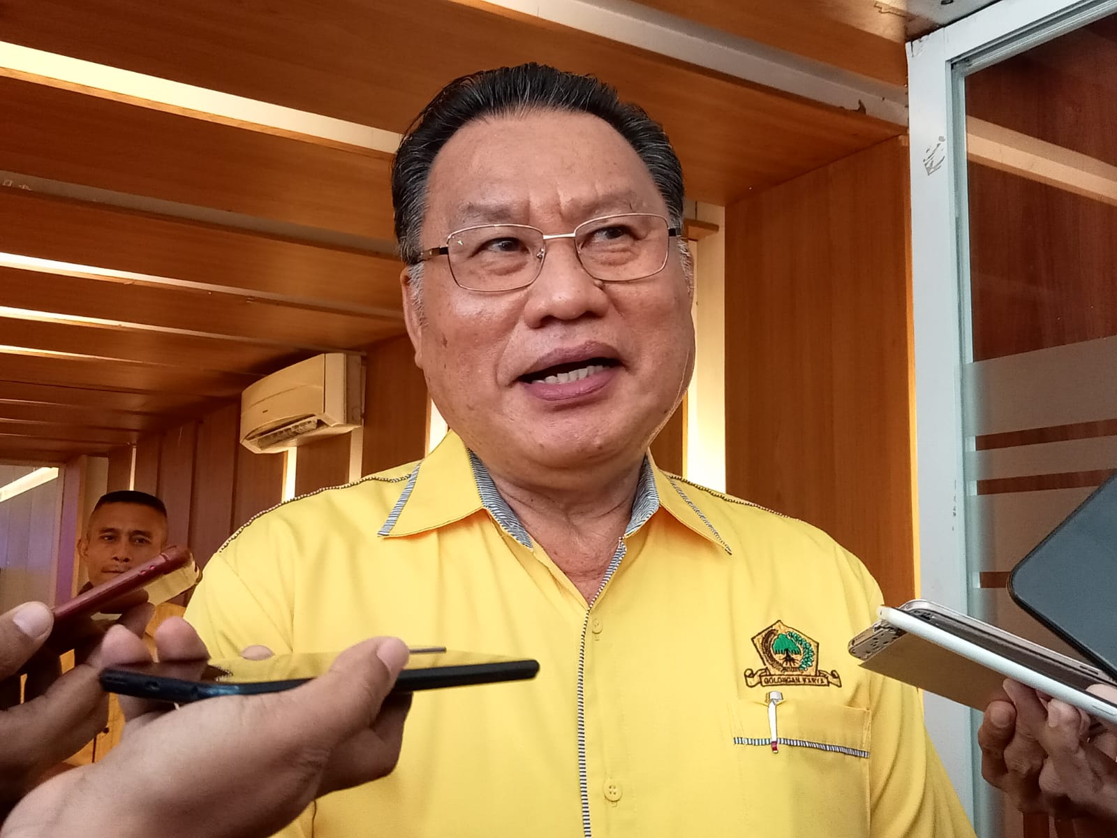 Herry Asiku Kembali Akan Bertarung di Pileg Sultra 2024 - Edisi Indonesia