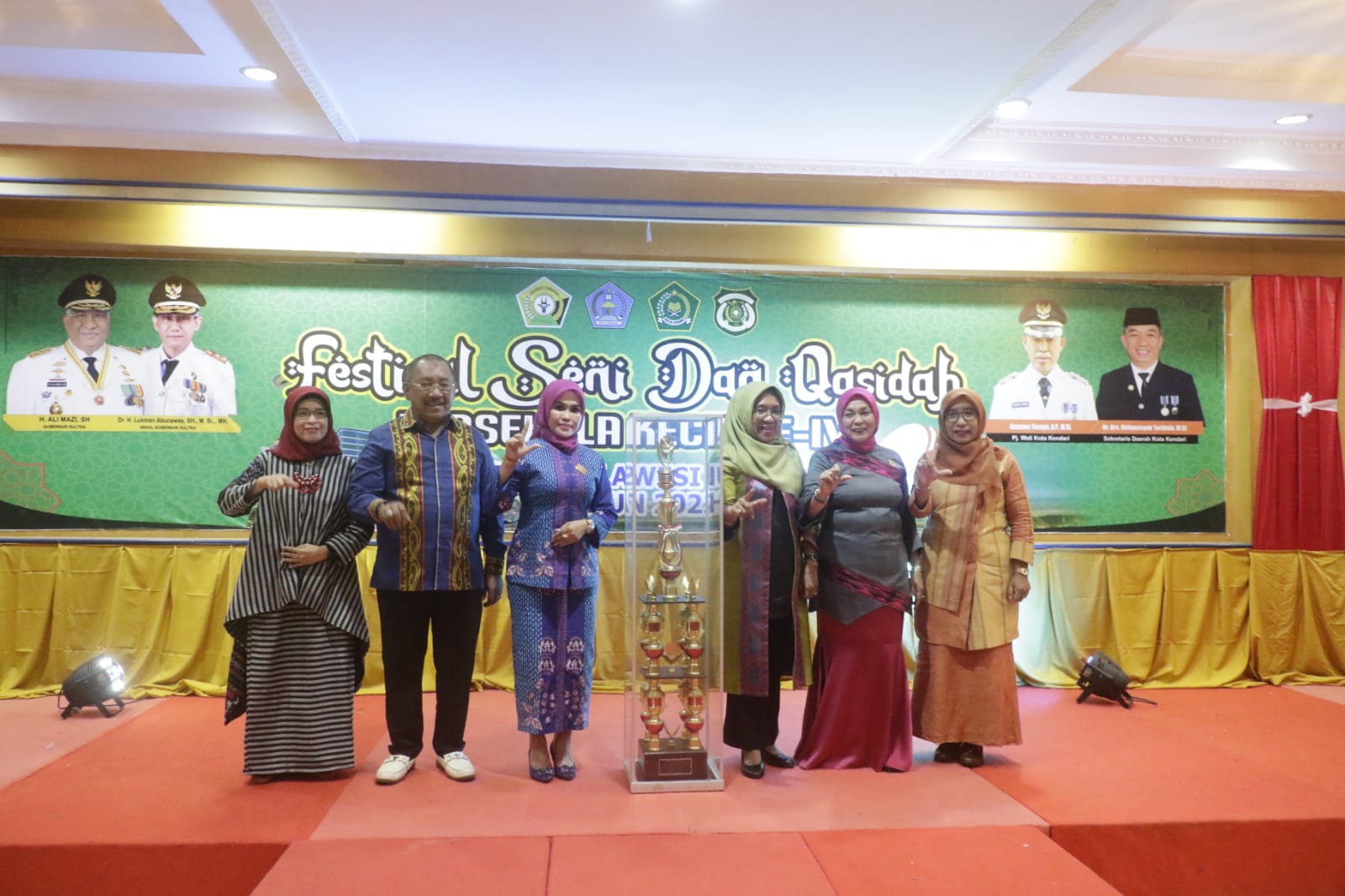 Raih Juara Umum Festival Lasqi Sultra, 2023 Bombana Siap Jadi Tuan ...