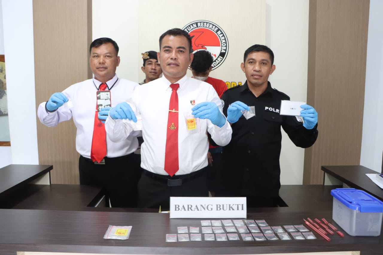 Transaksi di Ahmad Yani, Ojek Sabu Ditangkap Satresnarkoba Kendari ...