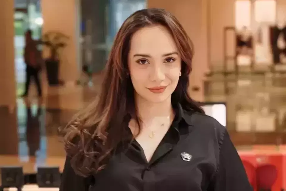 Unggah Video Pole Dance di Media Sosial, Busana Putri Anne Panen ...