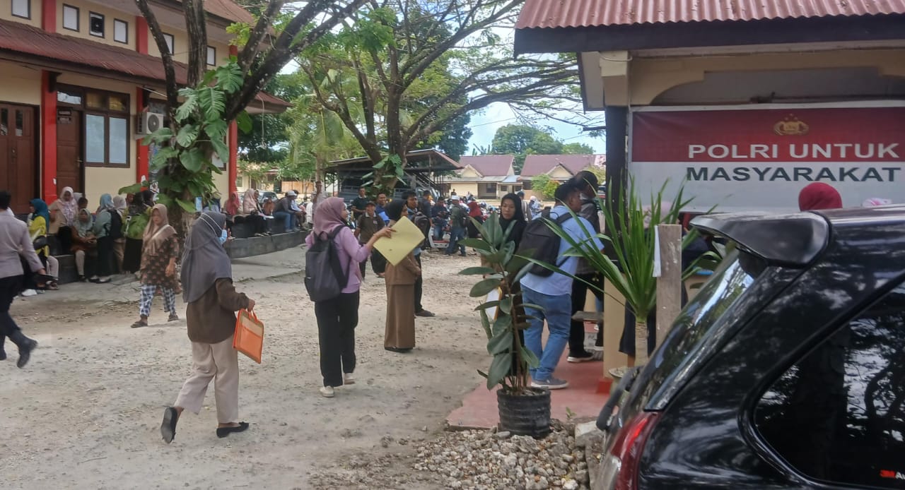 Polres Wakatobi Diserbu, Ribuan Calon PPPK Paruh Waktu Padati Loket ...